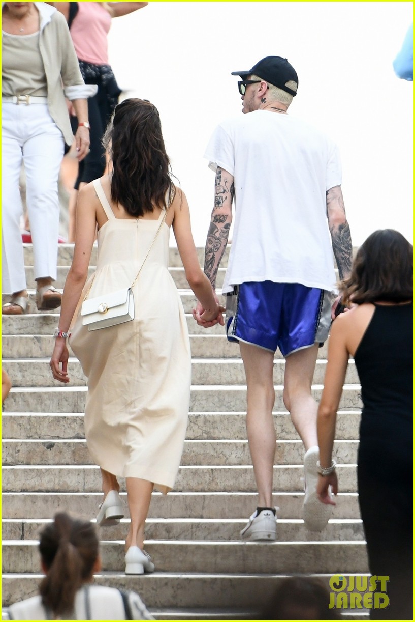Pete Davidson & Margaret Qualley Hold Hands While Sightseeing in Venice ...