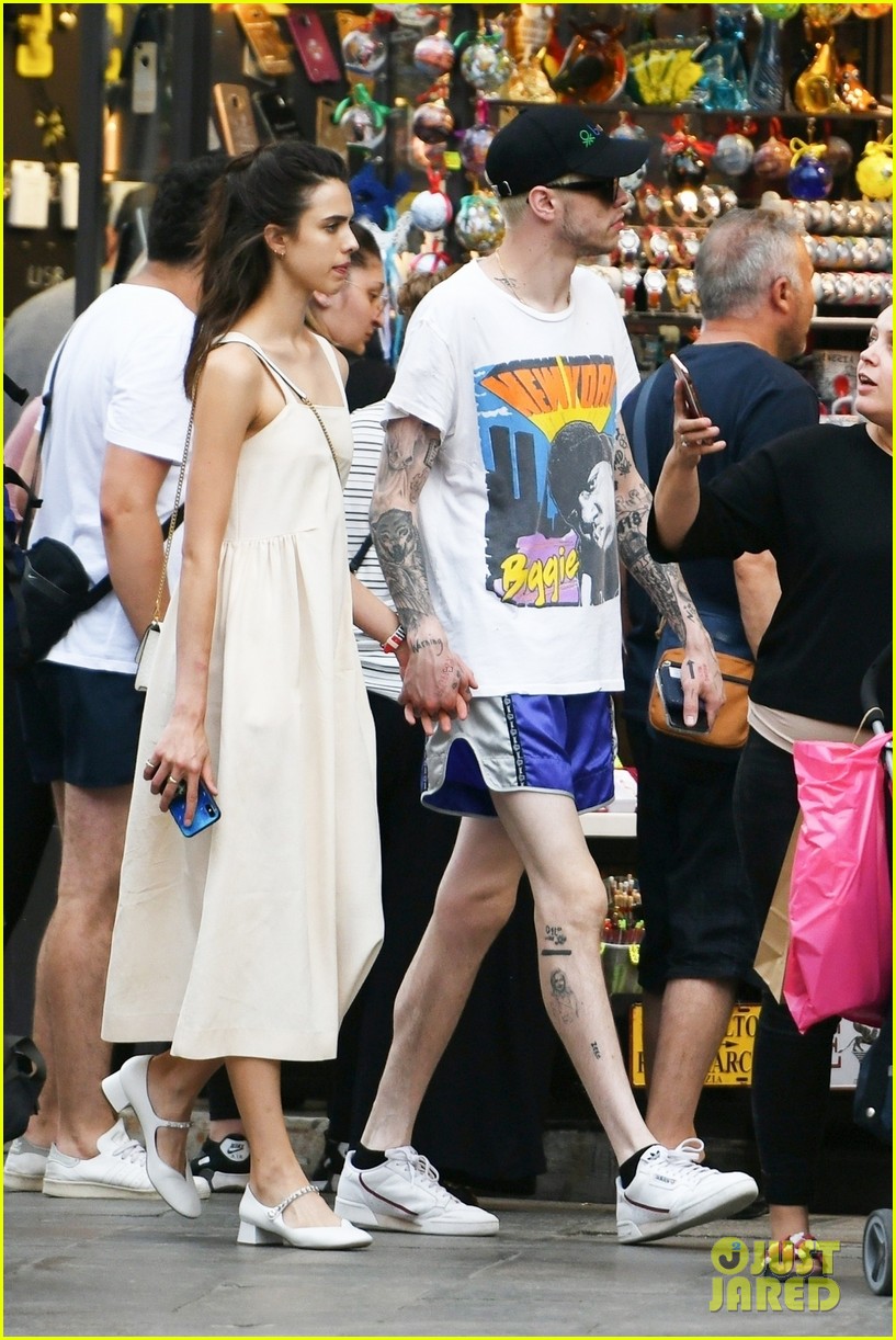 Pete Davidson & Margaret Qualley Hold Hands While Sightseeing in Venice ...