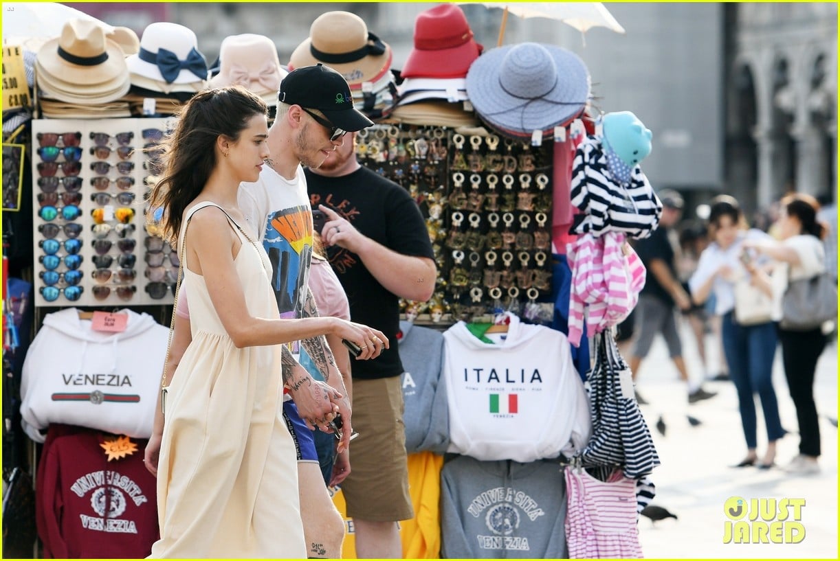 Pete Davidson & Margaret Qualley Hold Hands While Sightseeing in Venice ...