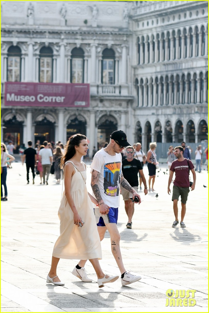 Pete Davidson & Margaret Qualley Hold Hands While Sightseeing in Venice ...
