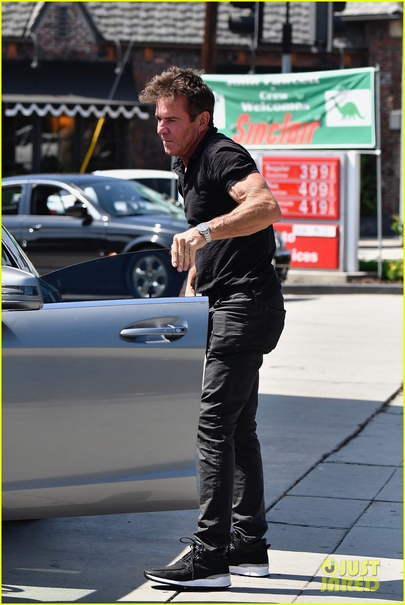 Photo: dennis quaid still looking ripped 27 | Photo 4355584 | Just Jared