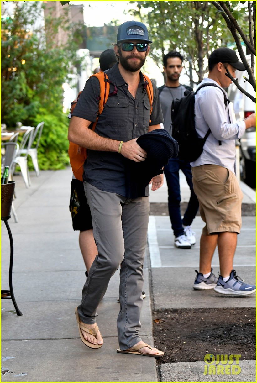 Thomas Rhett is All Smiles During Day Out in NYC: Photo 4343351 ...