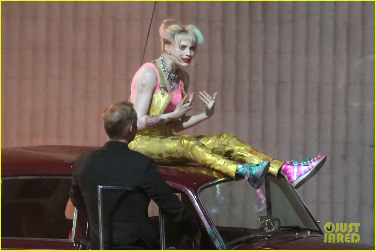 Margot Robbie Does Flips Over a Car in Awesome 'Birds of Prey' Set ...