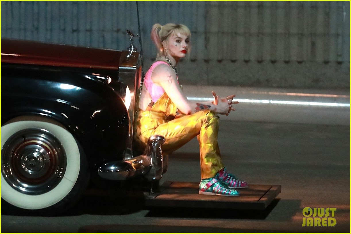 Margot Robbie Does Flips Over a Car in Awesome 'Birds of Prey' Set ...