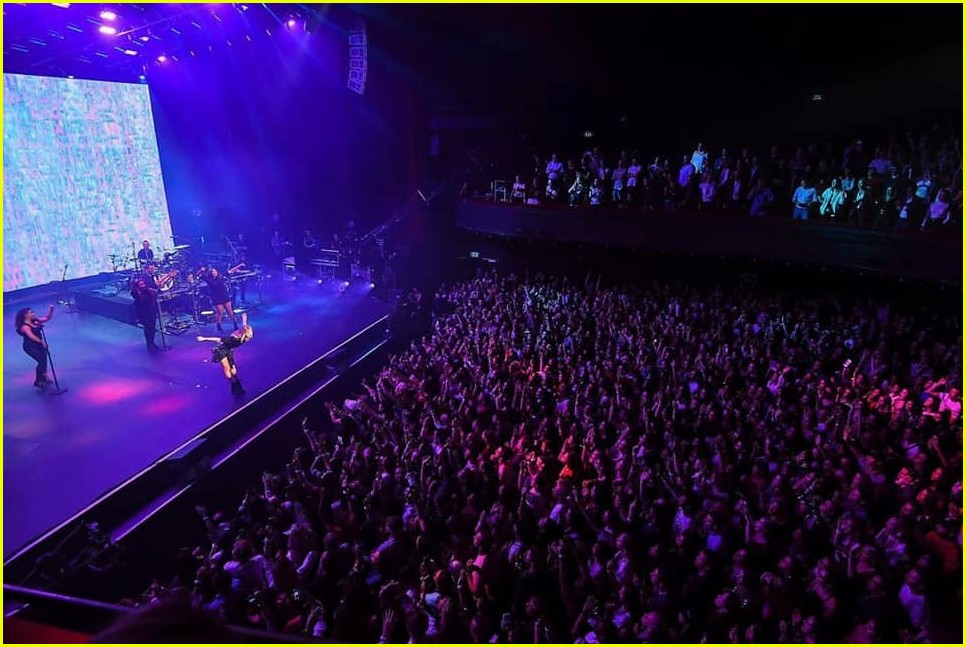 Taylor Swift Plays First Concert of 'Lover' Era in Paris!: Photo ...