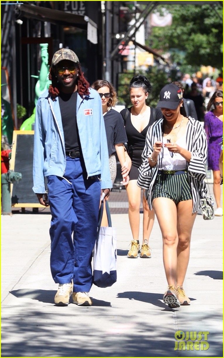 Tessa Thompson & Dev Hynes Take a Stroll Together in NYC: Photo 4354381 ...