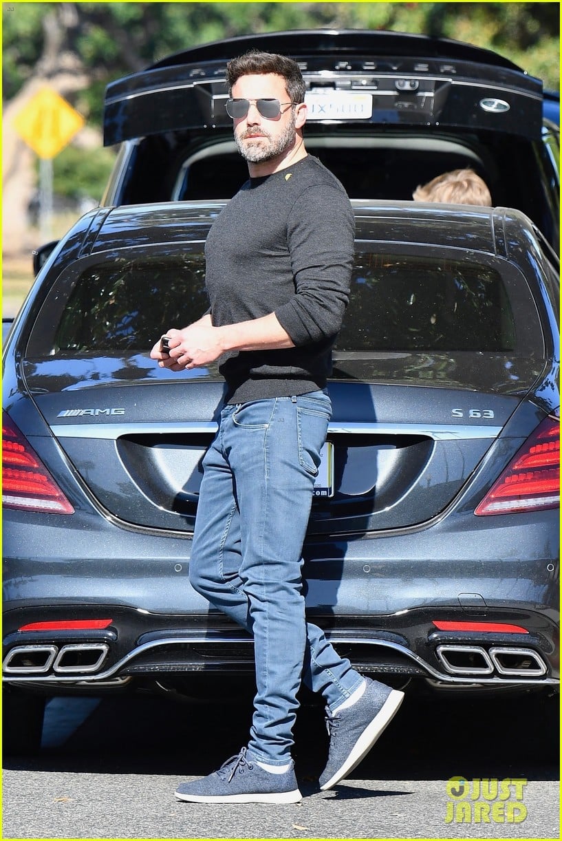 Ben Affleck Shows Off His Buff Figure While Out in Brentwood: Photo ...