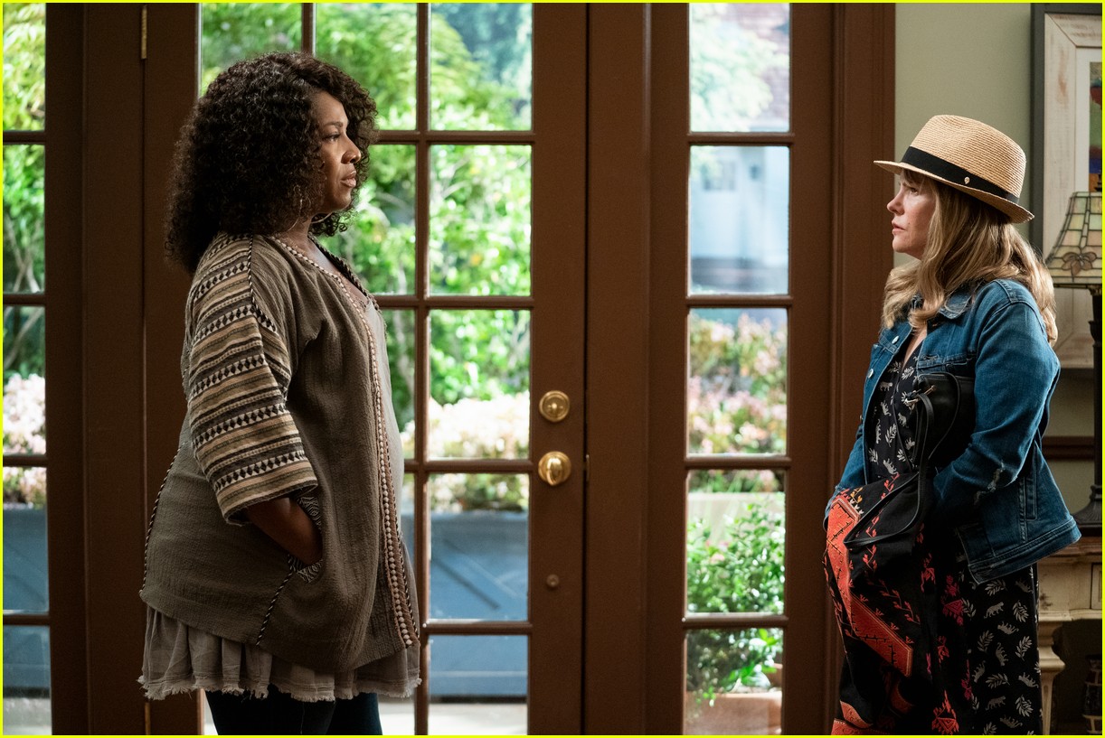 Netflix Debuts 'Atypical' Season 3 Trailer & First Look Images: Photo ...