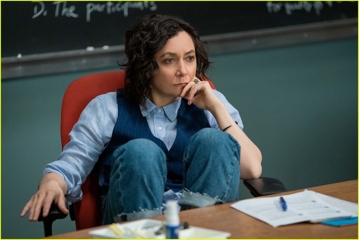 Netflix Debuts 'Atypical' Season 3 Trailer & First Look Images: Photo ...