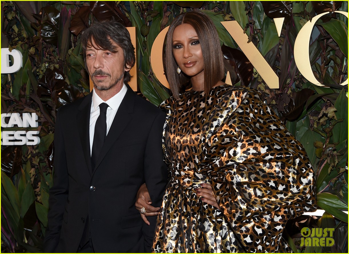 Drew Barrymore Celebrates Her Friend Stella McCartney at WWD Honors ...