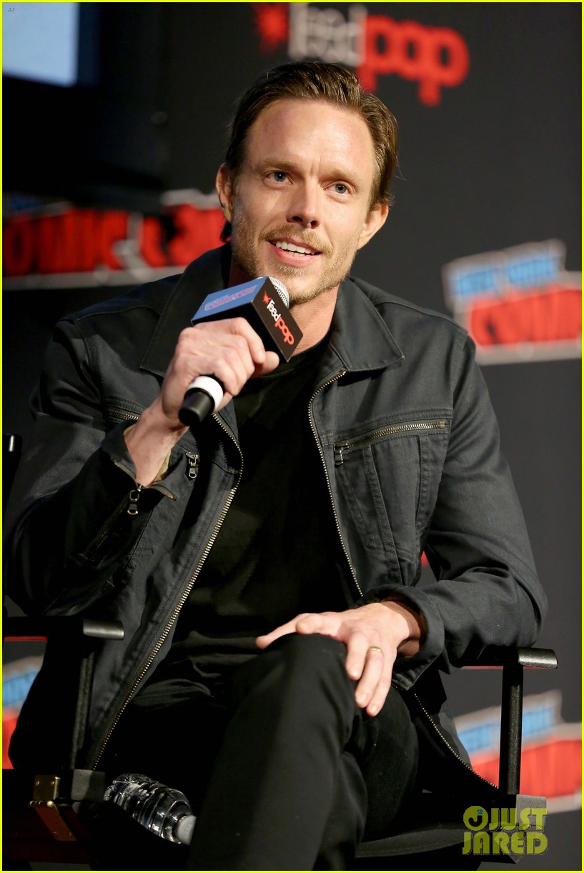 Lizzy Caplan & 'Castle Rock' Preview the New Season at NYCC!: Photo ...