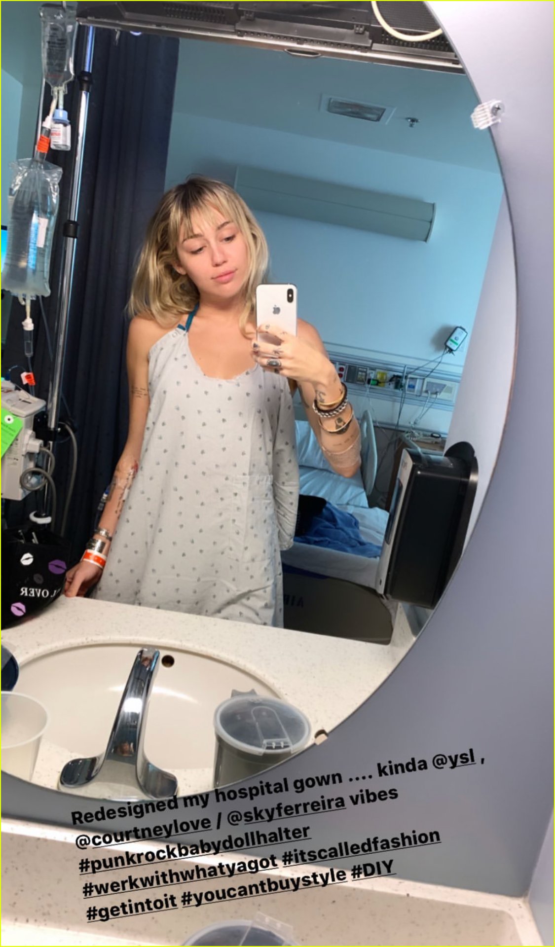 Miley Cyrus Reveals She's Been Hospitalized After Tonsillitis Diagnosis ...