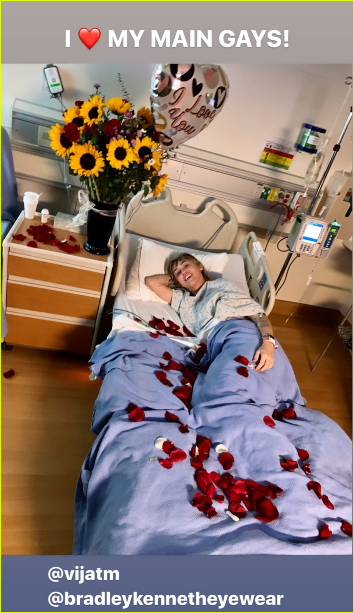 Miley Cyrus Reveals She's Been Hospitalized After Tonsillitis Diagnosis ...