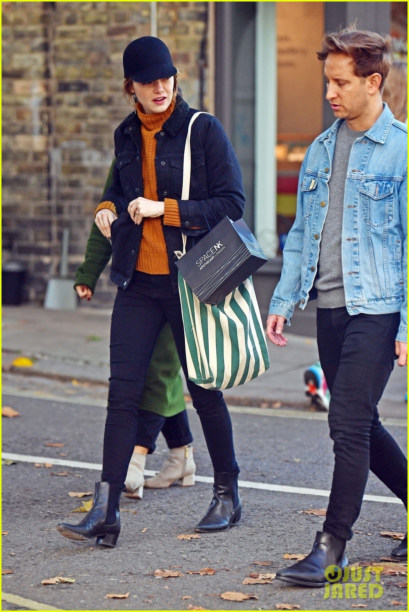 Photo: emma stone out for lunch london 05 | Photo 4377997 | Just Jared ...