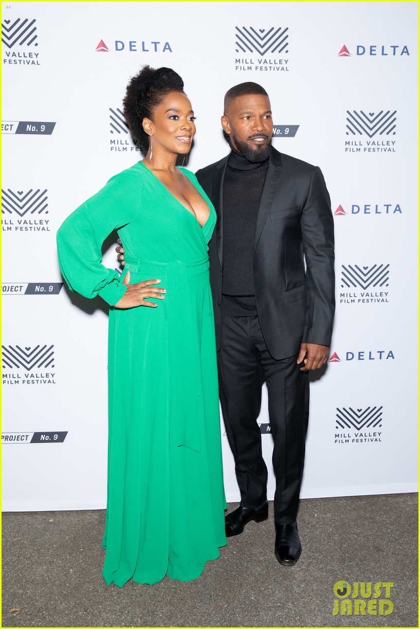 Jamie Foxx Looks Suave in Suit & Turtleneck at 'Just Mercy' Premiere ...