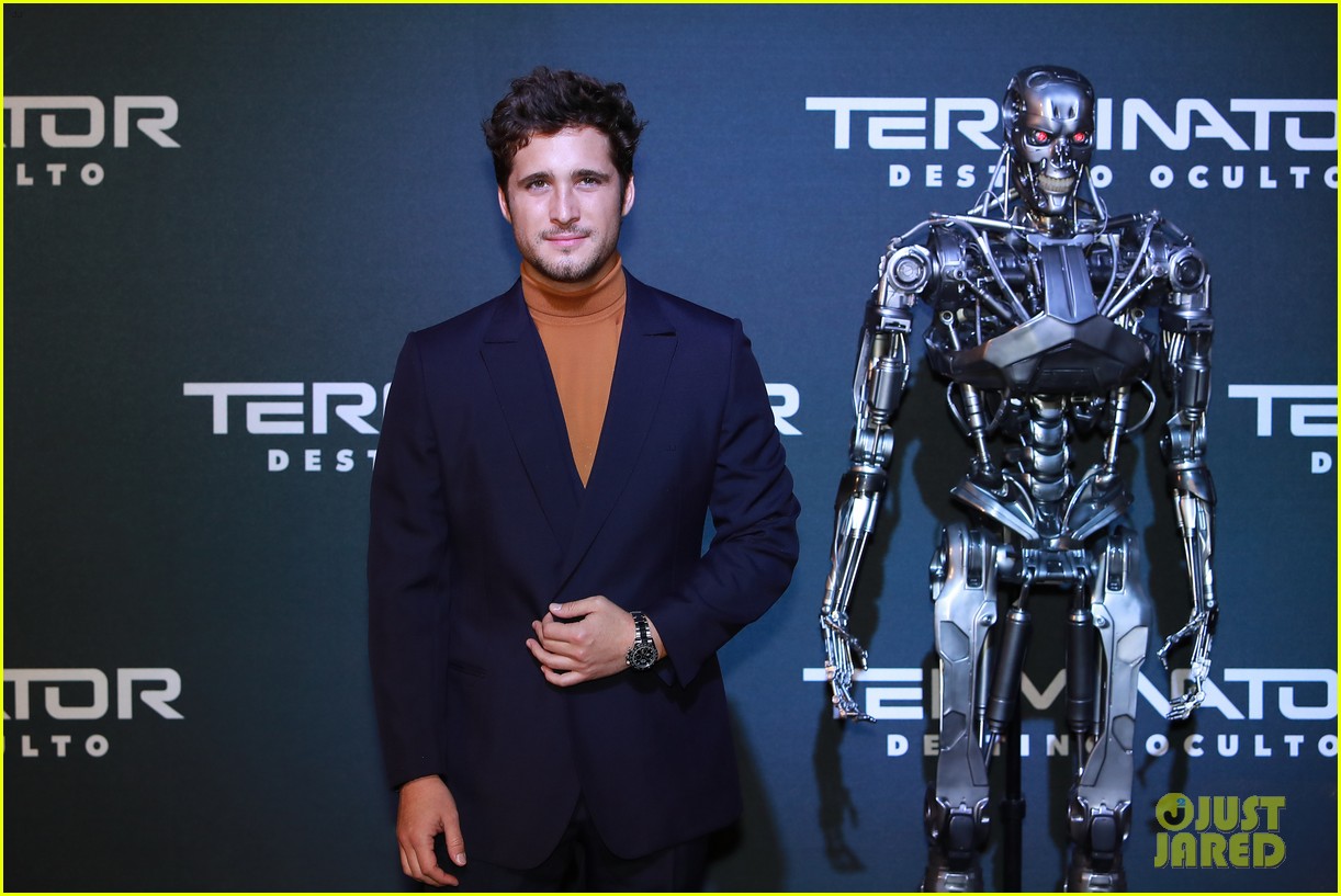 Linda Hamilton & Mackenzie Davis Bring 'Terminator: Dark Fate' To ...