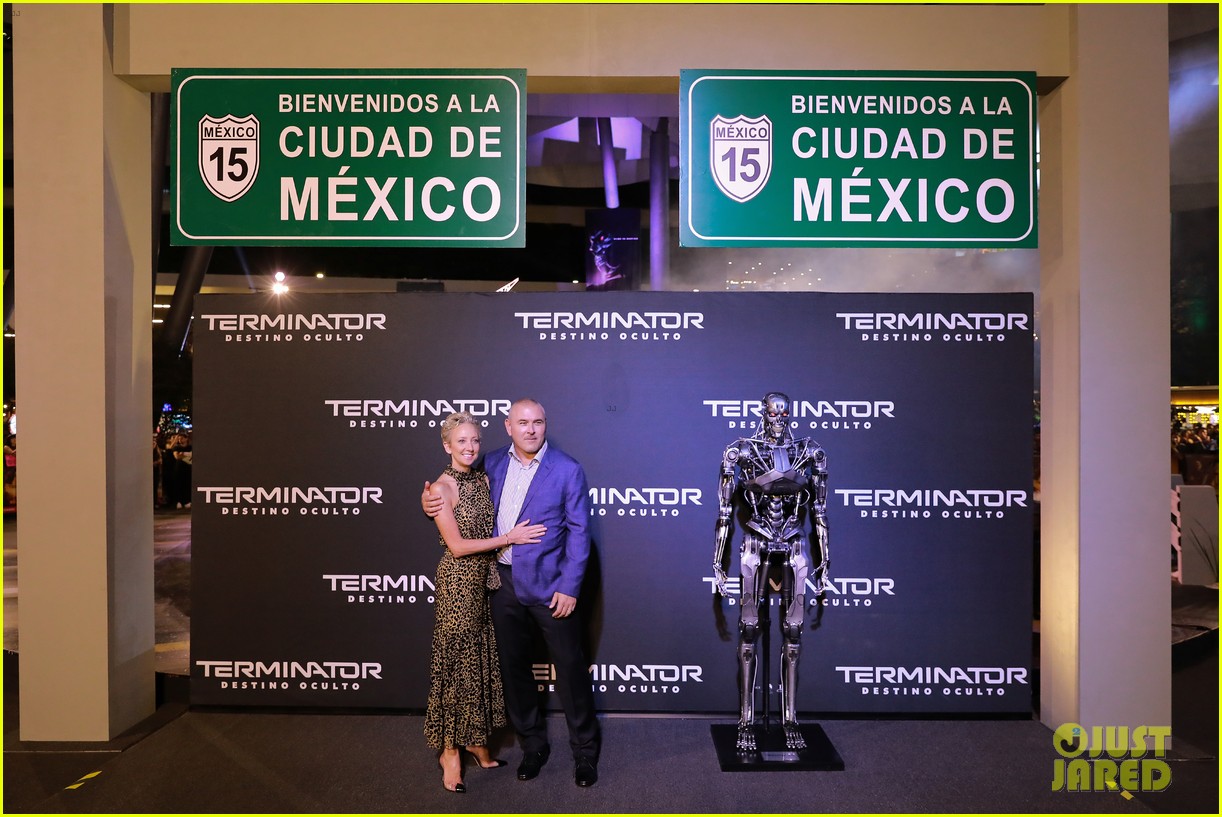 Linda Hamilton & Mackenzie Davis Bring 'Terminator: Dark Fate' To ...