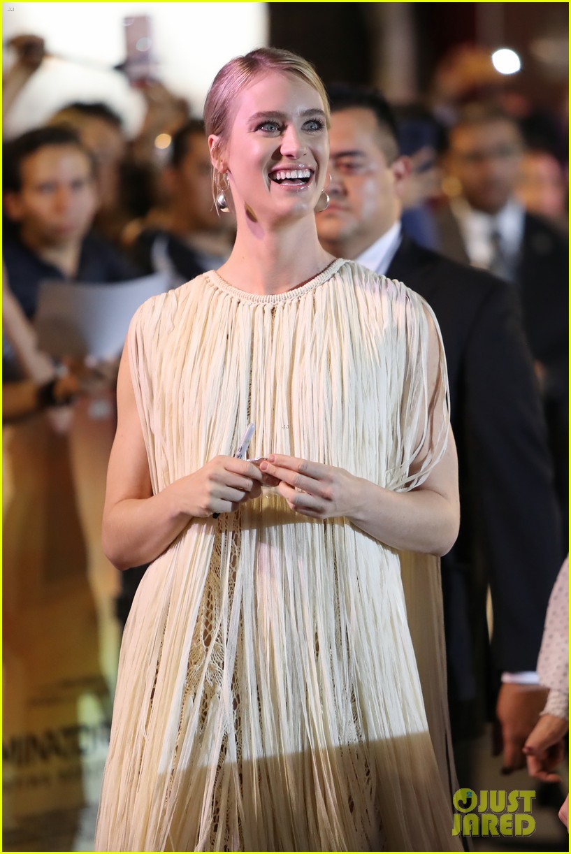 Linda Hamilton & Mackenzie Davis Bring 'Terminator: Dark Fate' To ...