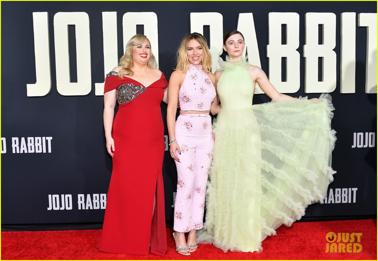 Scarlett Johansson & Taika Waititi Join 'Jojo Rabbit' Cast at L.A ...