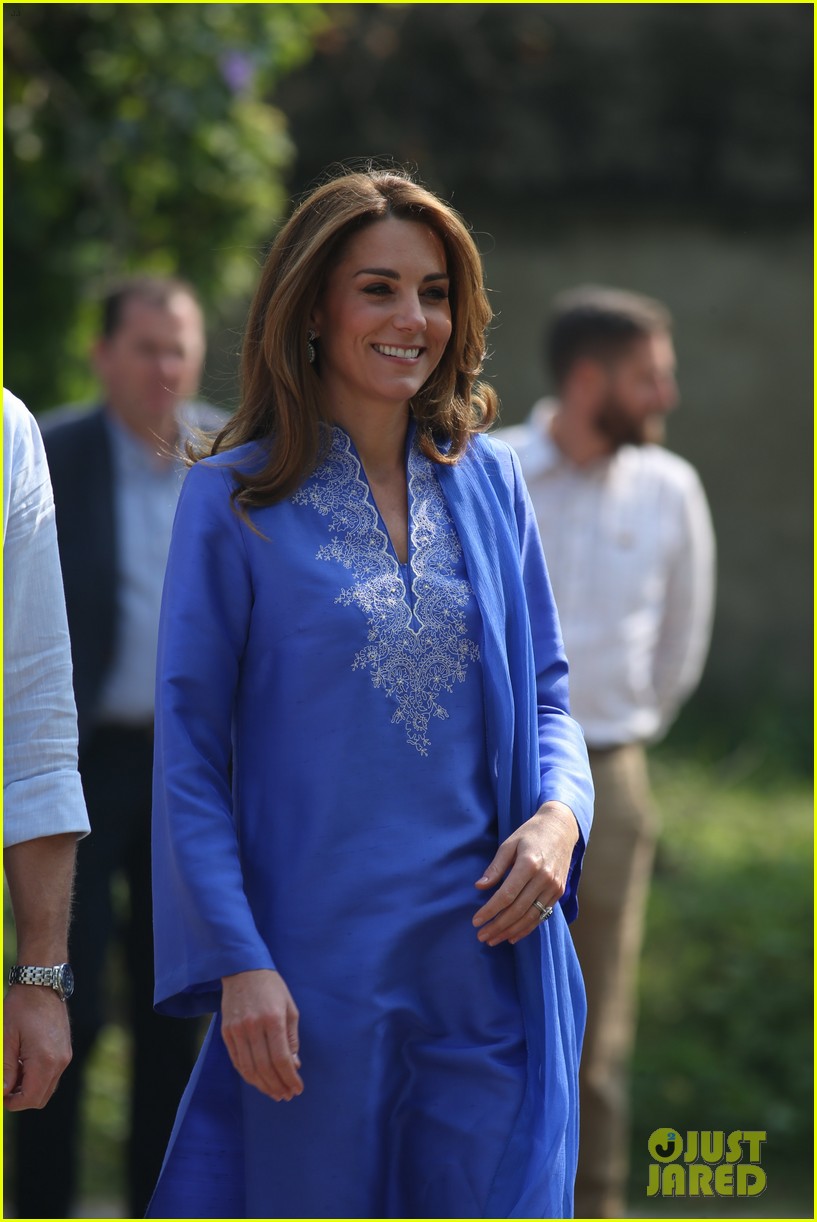 Duchess Kate & Prince William Meet with Princess Diana's Friend in ...