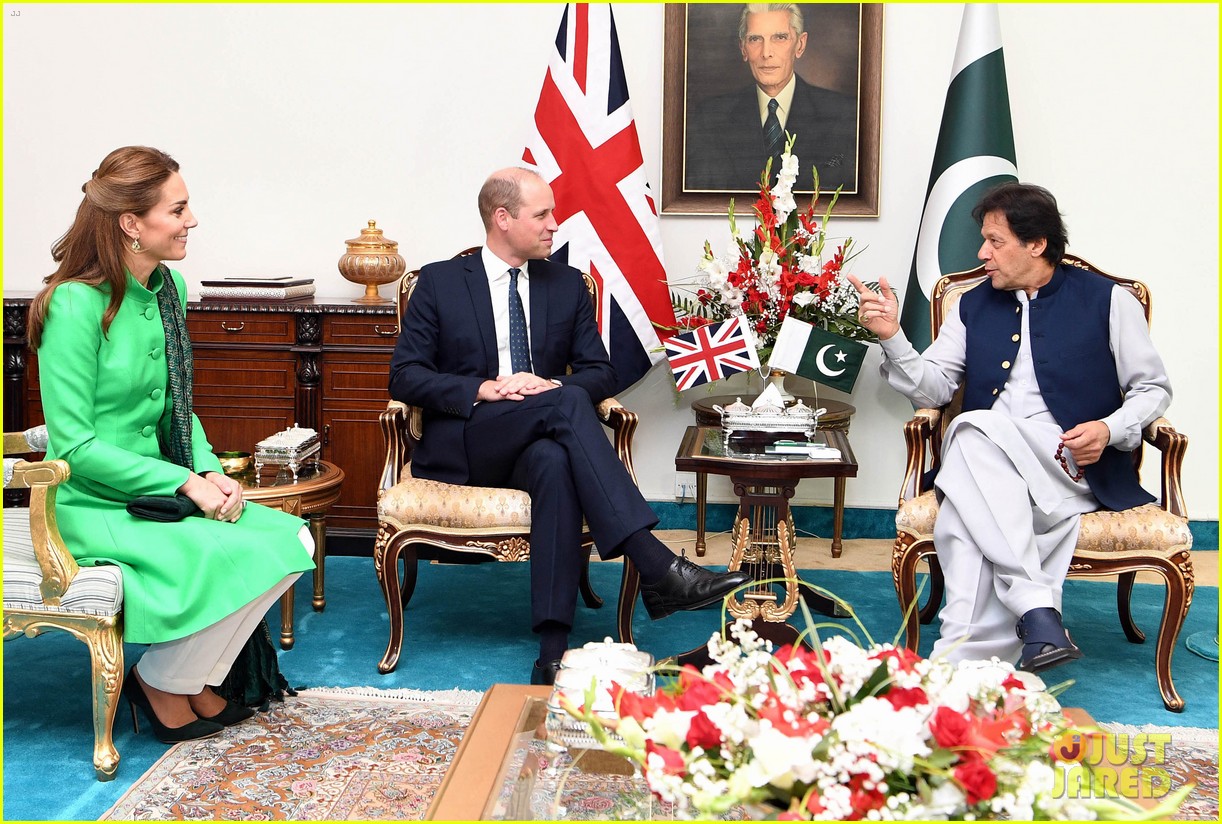 Duchess Kate & Prince William Meet with Princess Diana's Friend in ...