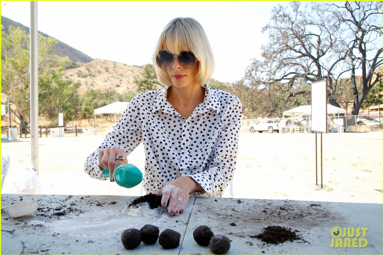 Jaime King Brings Her Kids to Re-Plant Love Event Hosted by Clarins ...