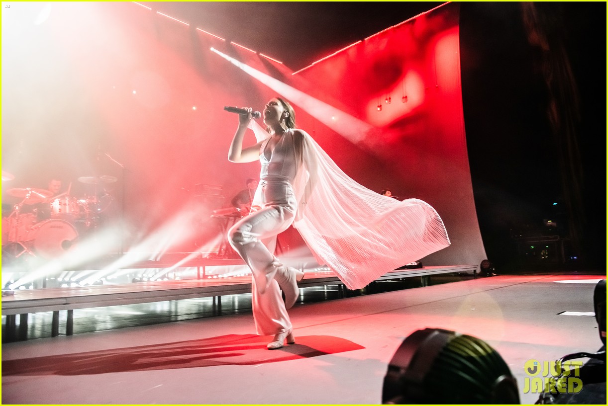 Maggie Rogers Lives Out a Dream with Radio City Concert!: Photo 4364066 ...