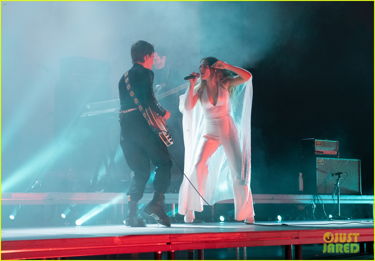 Maggie Rogers Lives Out a Dream with Radio City Concert!: Photo 4364075 ...