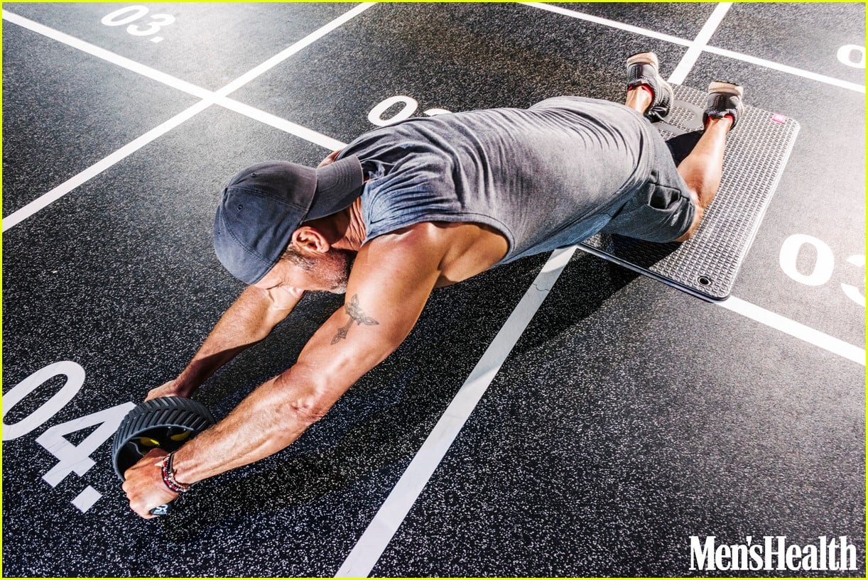 Tim McGraw Flaunts His Muscles in 'Men's Health' Fitness Spread: Photo ...
