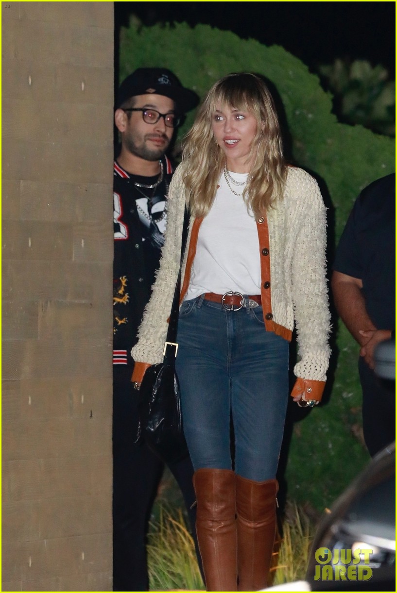 Miley Cyrus Is Living Her Hot Girl Fall While Out In Malibu: Photo ...