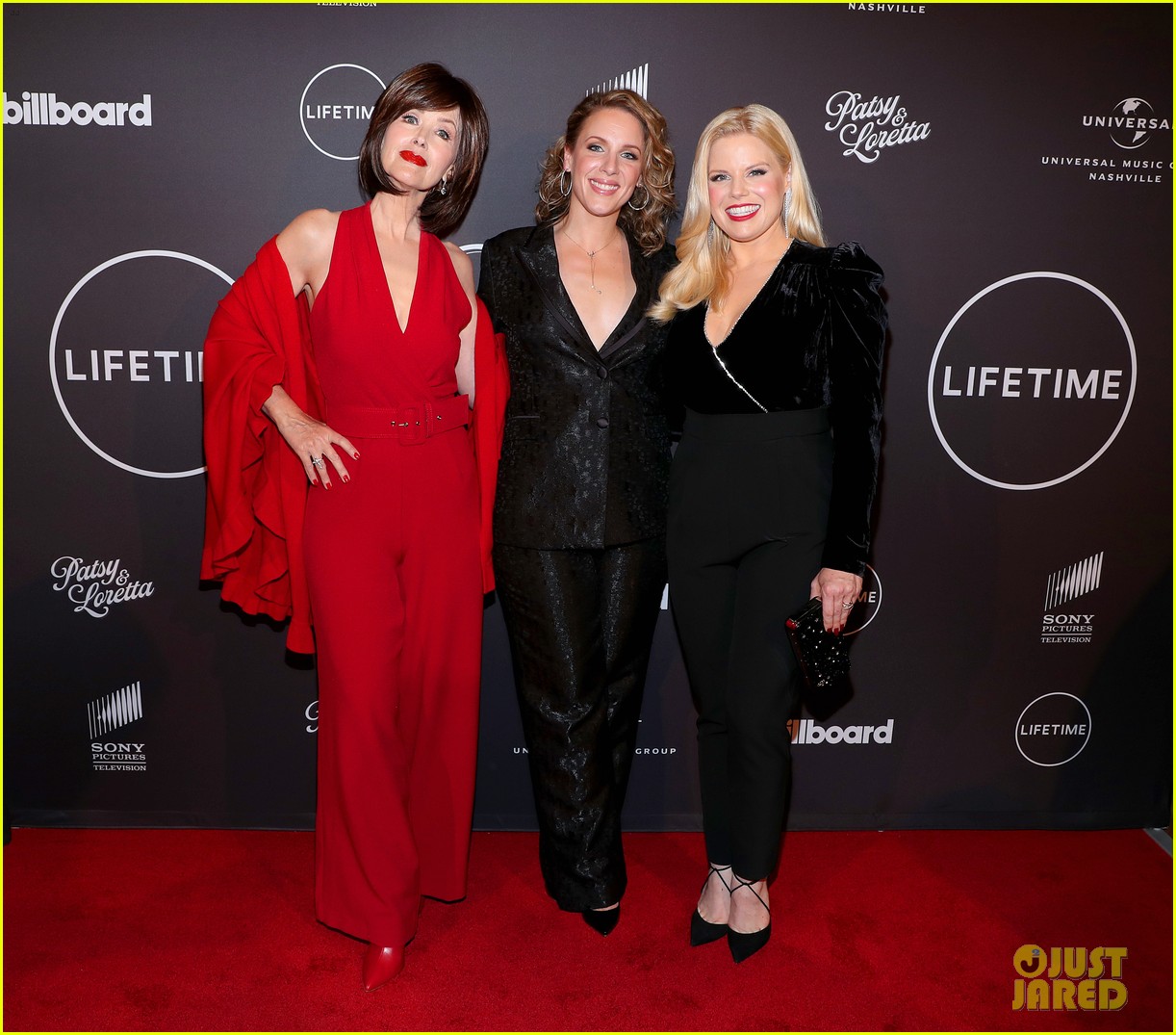 Megan Hilty & Jessie Mueller Match in Black at 'Patsy & Loretta ...