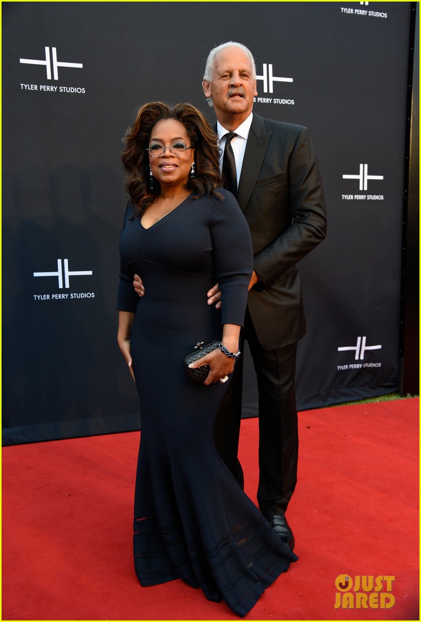 Halle Berry & Oprah Winfrey Support Tyler Perry at Studios Grand ...