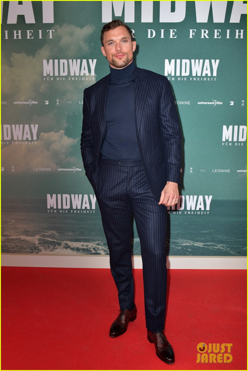 Ed Skrein Touches Down in Munich for 'Midway' Premiere!: Photo 4376561 ...