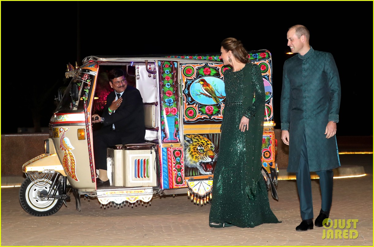 Duchess Kate Middleton & Prince William Enjoy Night Out in Pakistan ...