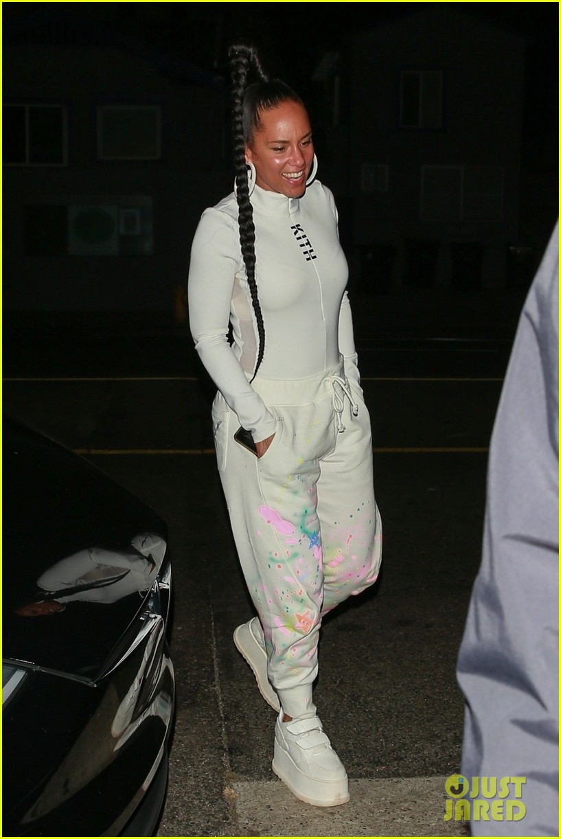 Zoe Saldana & Alicia Keys Enjoy a Girls Night Out in Santa Monica ...