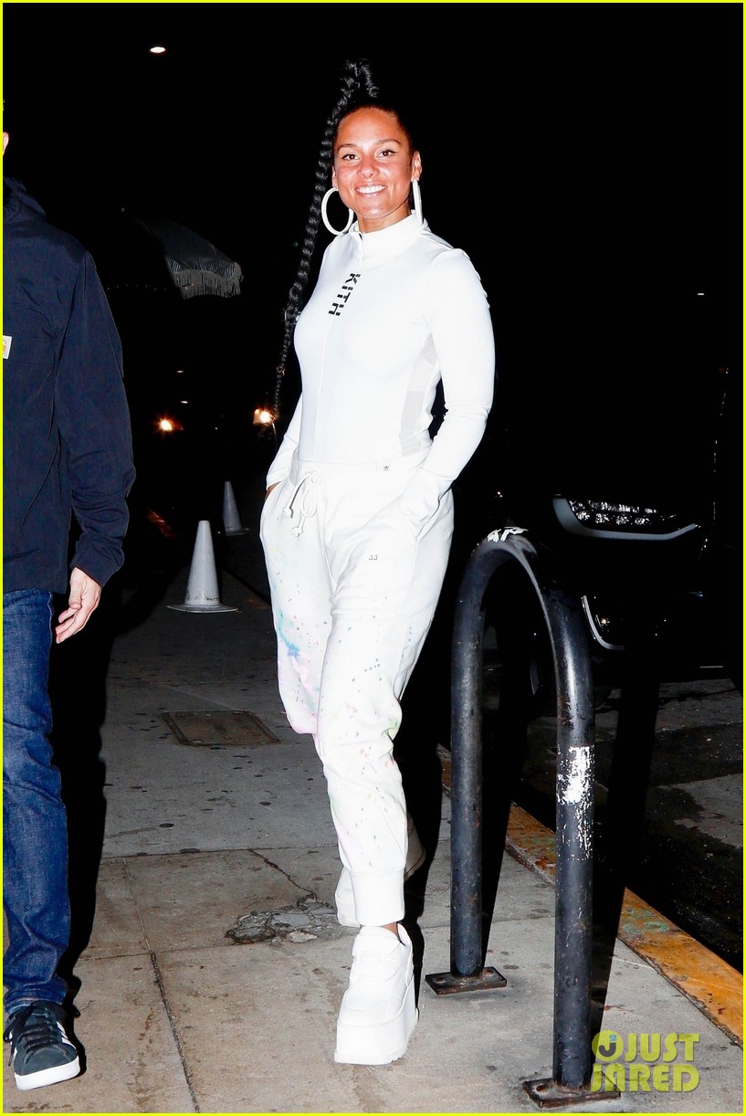 Zoe Saldana & Alicia Keys Enjoy a Girls Night Out in Santa Monica ...