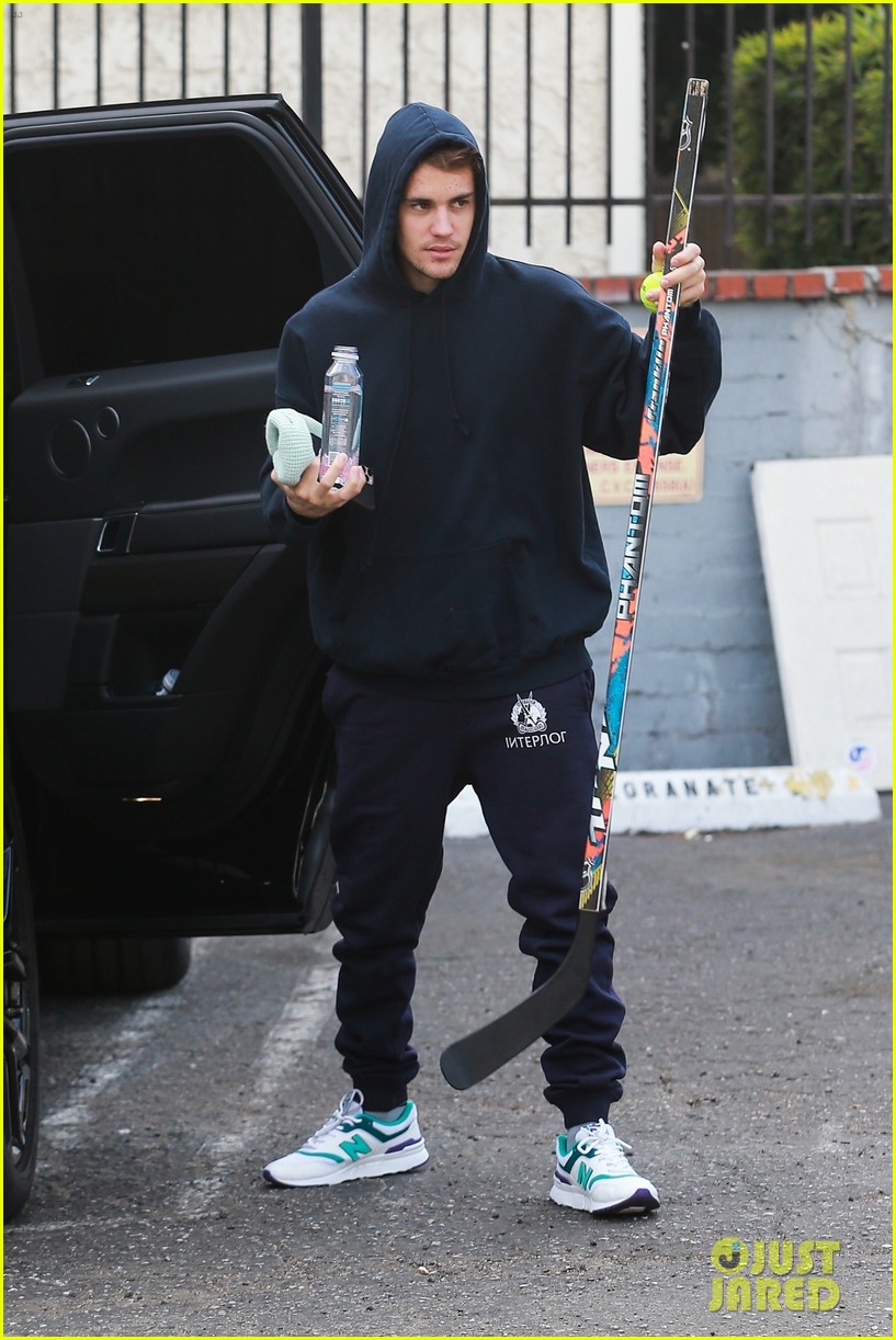 Justin & Hailey Bieber Stop By Black Star Burger LA's Grand Opening ...