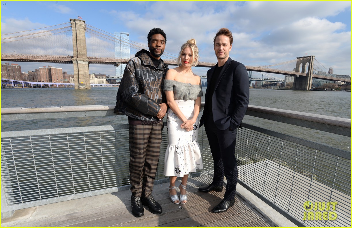 Chadwick Boseman Makes Rare Red Carpet Appearance with Girlfriend ...