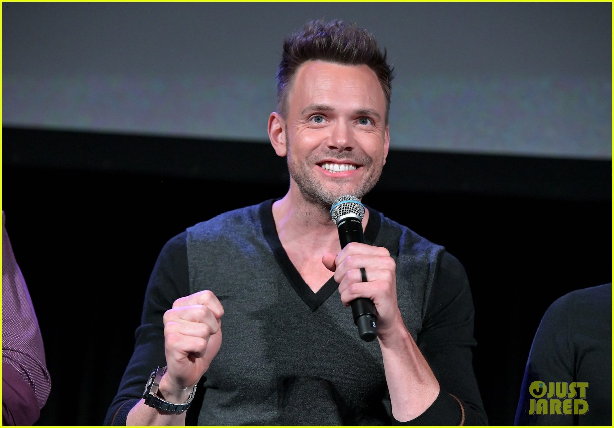 Alison Brie & 'Community' Cast Pledge For Movie If Creator Dan Harmon ...