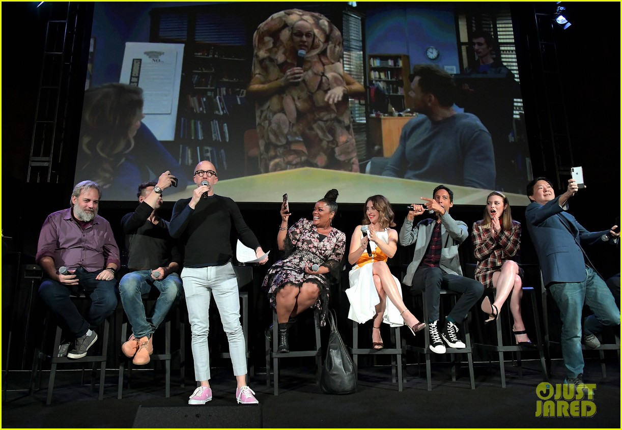 Alison Brie & 'Community' Cast Pledge For Movie If Creator Dan Harmon ...