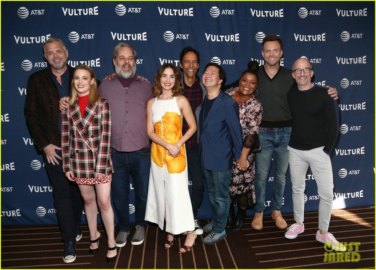 Alison Brie & 'Community' Cast Pledge For Movie If Creator Dan Harmon ...