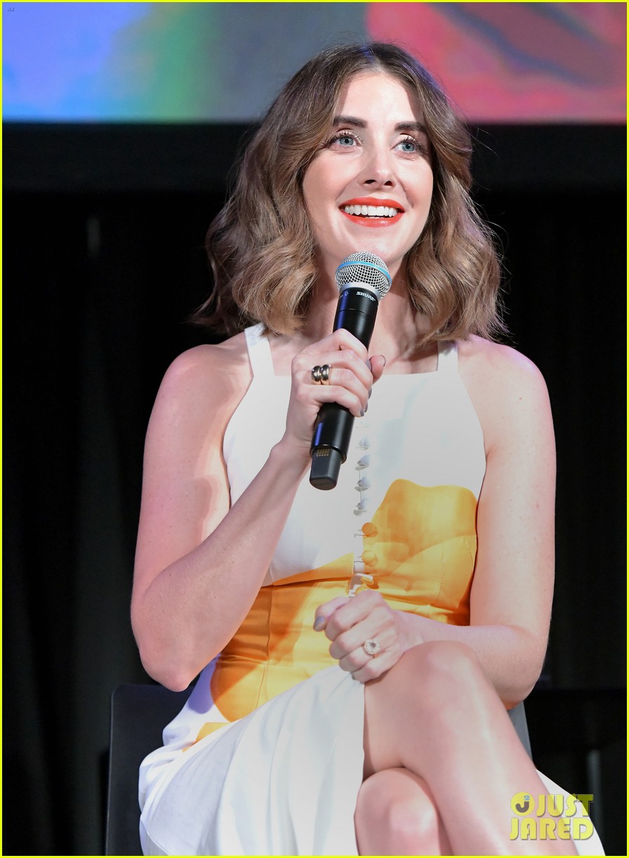 Alison Brie & 'Community' Cast Pledge For Movie If Creator Dan Harmon ...