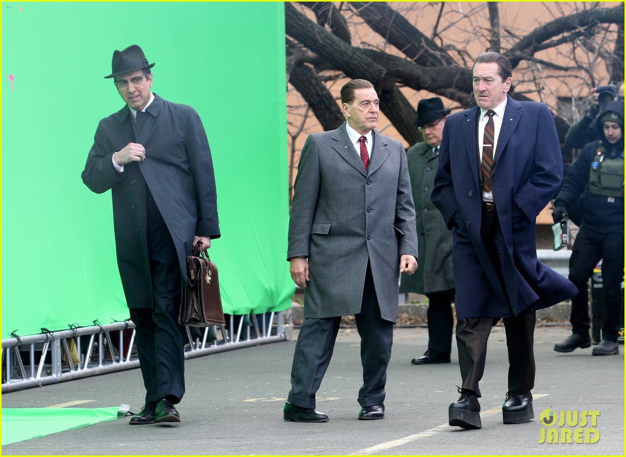 Here's How Robert De Niro Looks So Tall in 'The Irishman': Photo ...