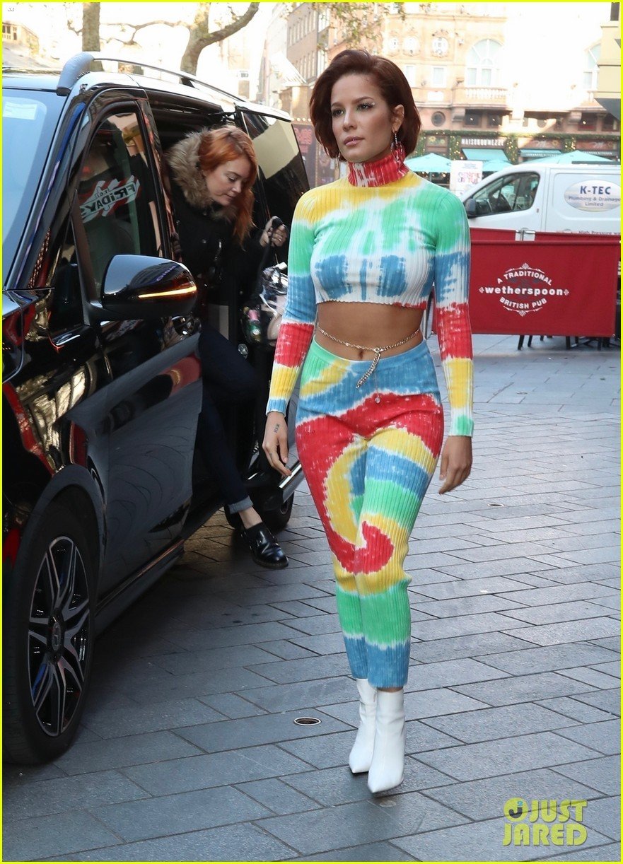 Halsey Gets Colorful While Doing Promo in London!: Photo 4385118 ...
