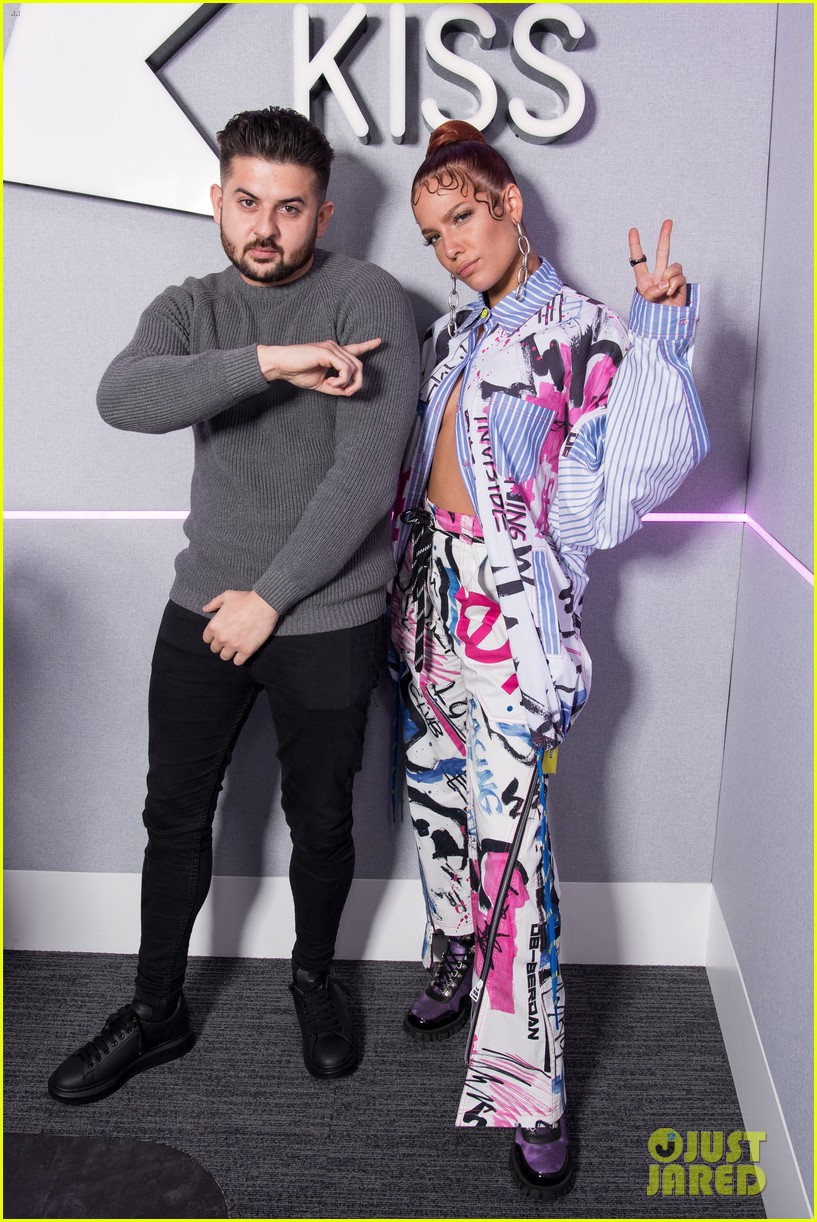 Halsey Gets Colorful While Doing Promo in London!: Photo 4385121 ...