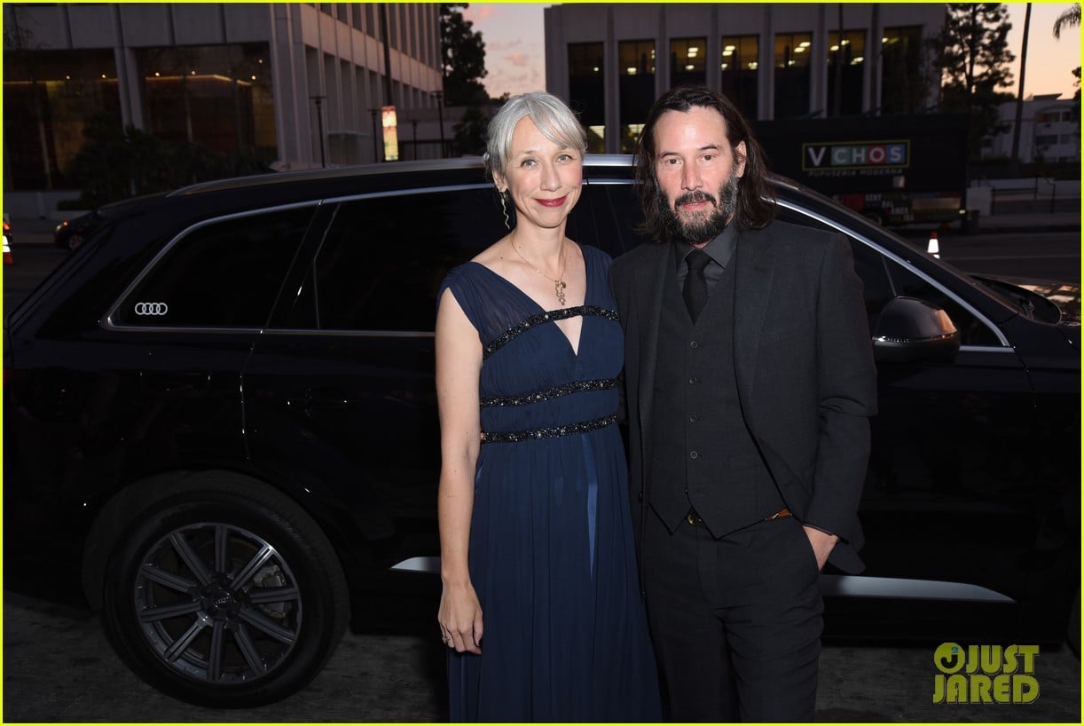 Helen Mirren Reacts to Talk That She Looks Like Keanu Reeves' New ...