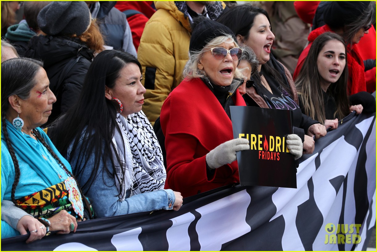 Jane Fonda Avoids Fifth Arrest While Protesting for Climate Change ...