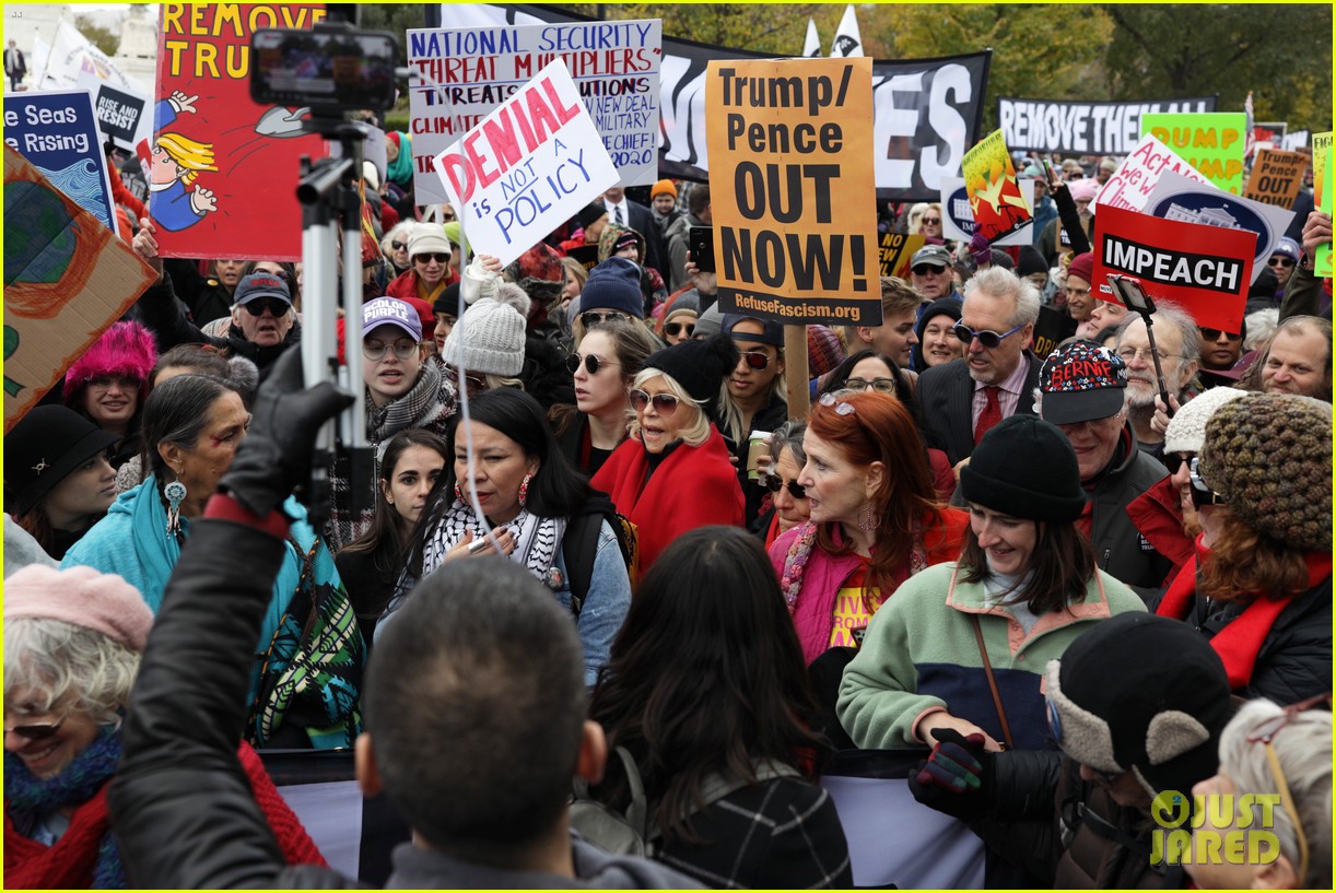 Jane Fonda Avoids Fifth Arrest While Protesting for Climate Change ...