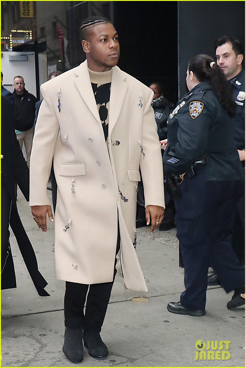 John Boyega Admits to Accidentally Leaking the 'Star Wars: The Rise of ...