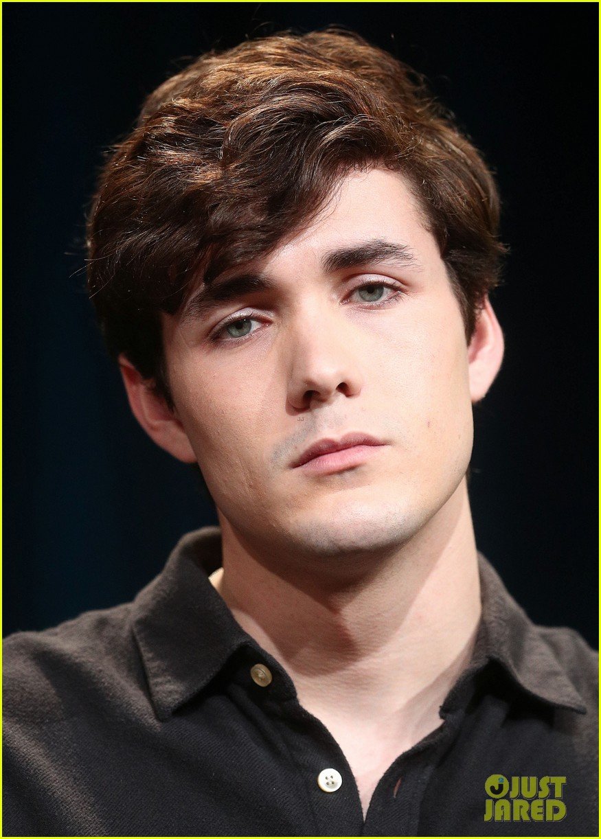 Jonah Hauer-King Will Play Prince Eric in 'Little Mermaid' Live Action ...